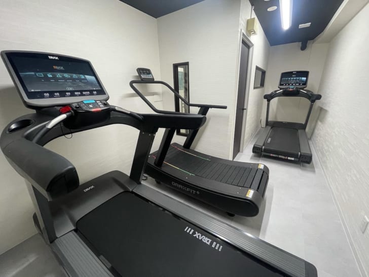 RDC BASE 神田小川町店｜竹橋・神保町・神田エリアのランステ | 皇居ランスタイル